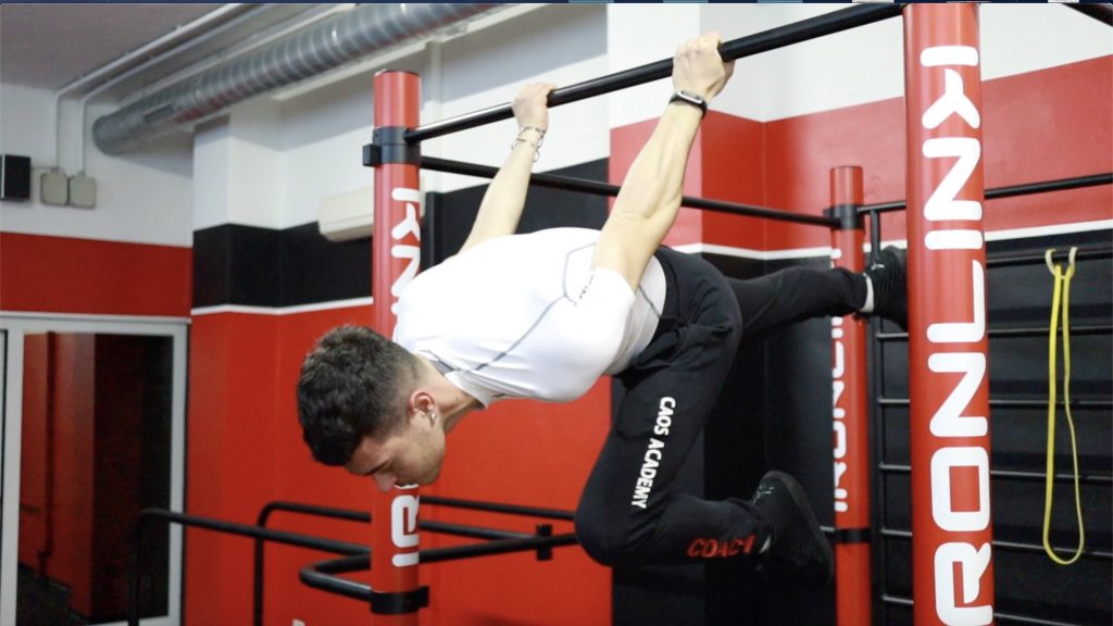 Guida al Back Lever: come eseguire questa skills del Calisthenics