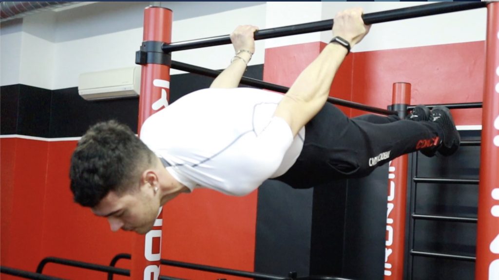 Guida al Back Lever: come eseguire questa skills del Calisthenics