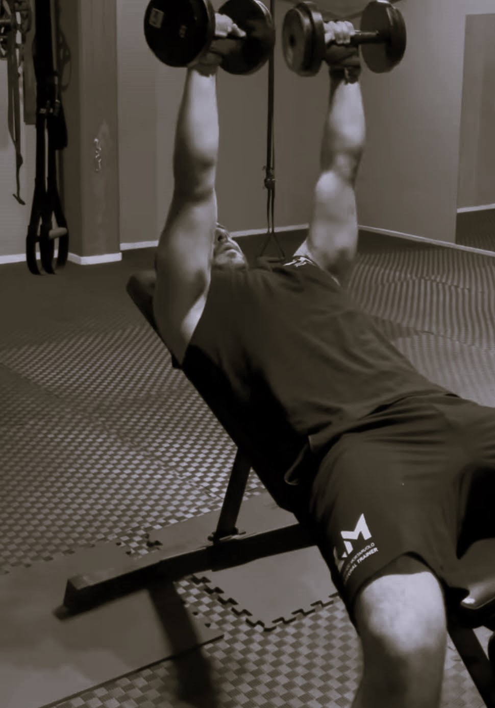 Allenamento completo con 2 manubri al femminile